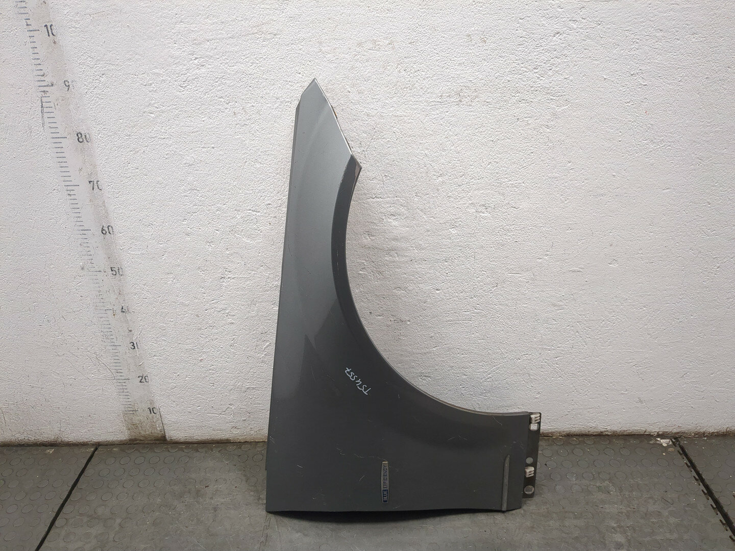 Крыло правое переднее Mercedes C W204 Б/У