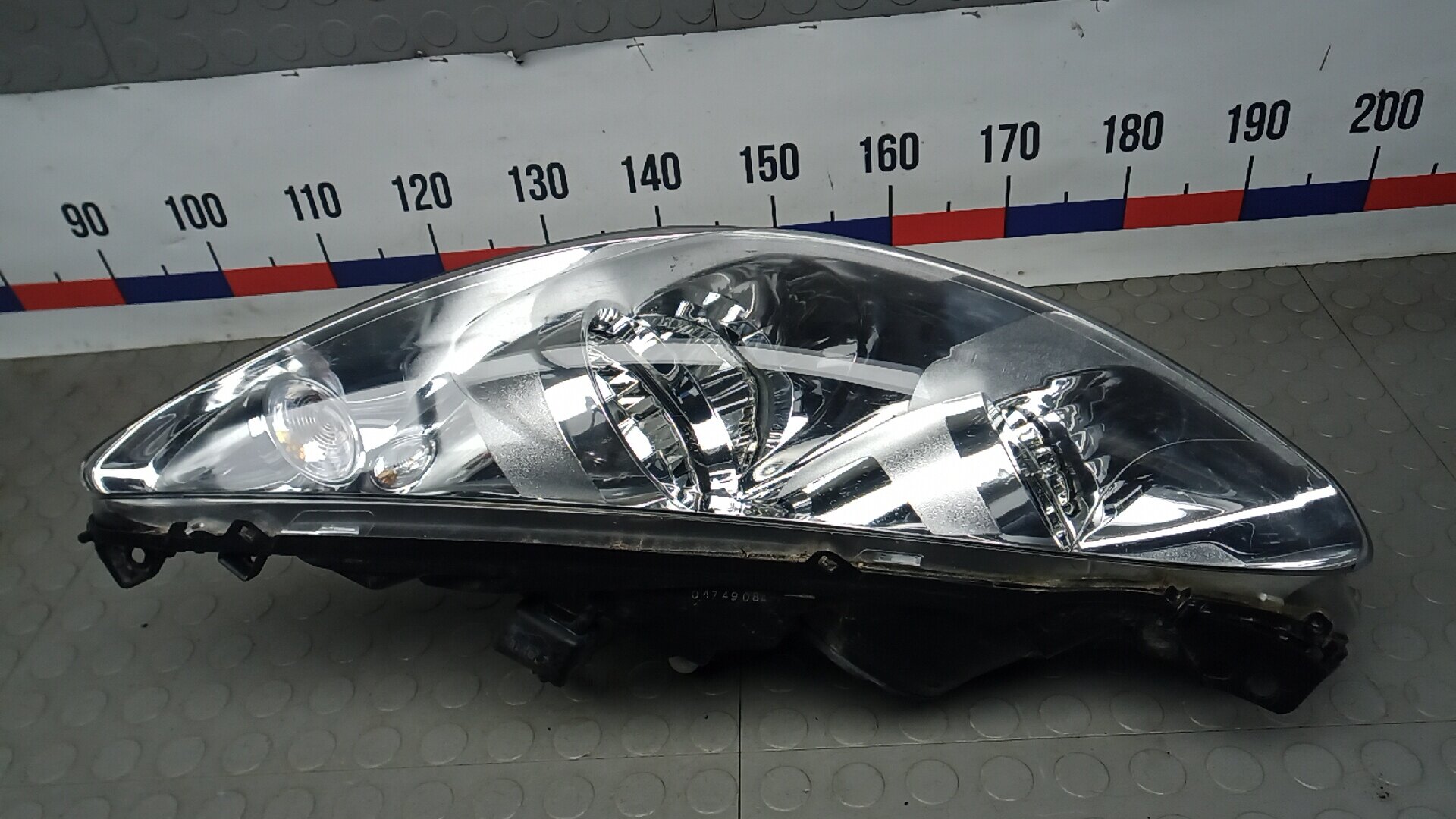 Фара левая PEUGEOT 308 1, Номер Есть царапины