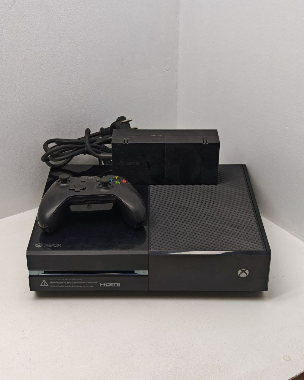 Игровая приставка Microsoft Xbox One, 500GB, черный, с геймпадом
