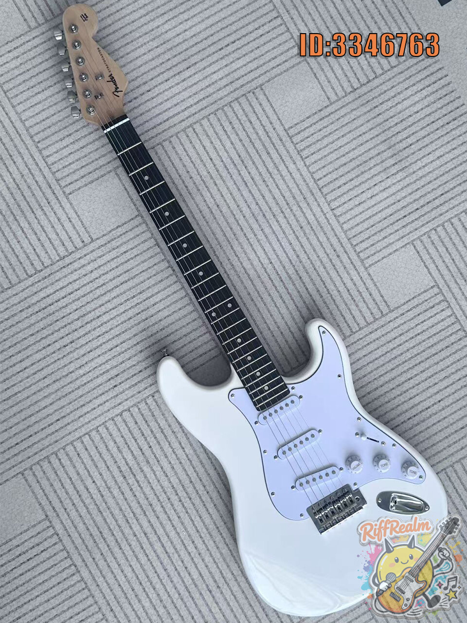 Электрогитара Stratocaster White