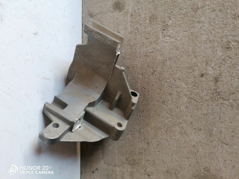 Кронштейн генератора FORD Focus 1999