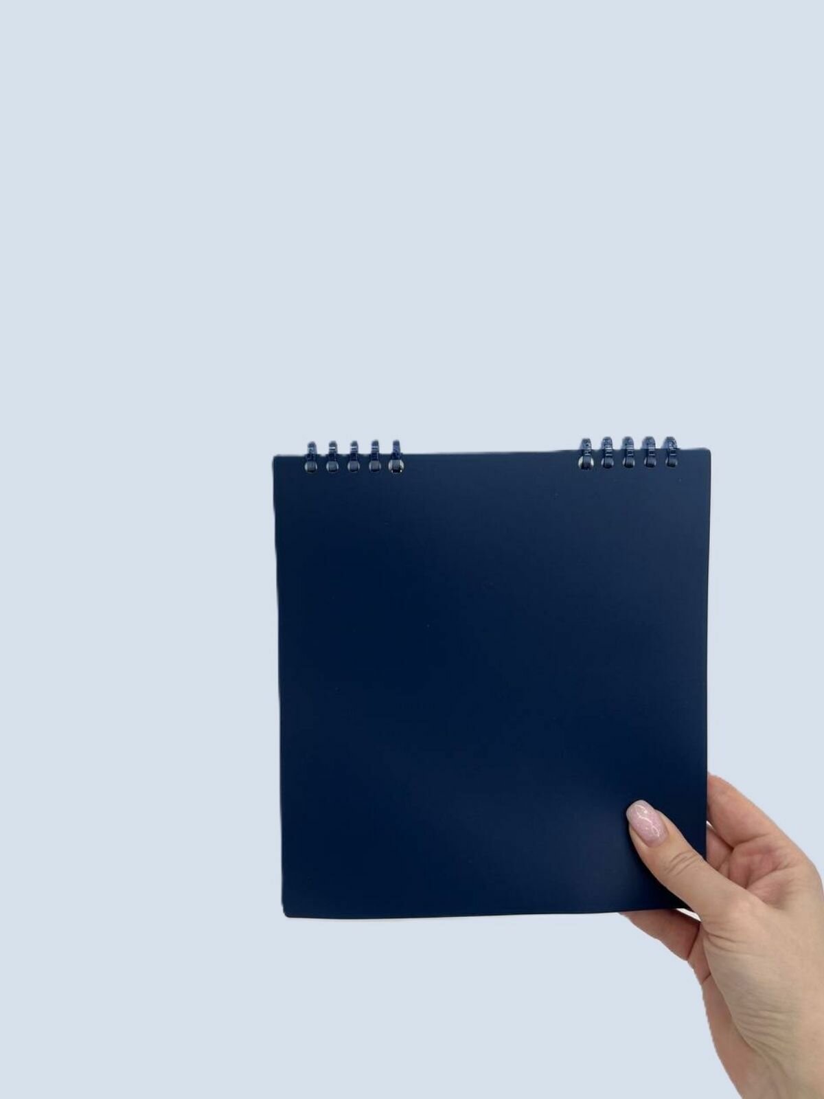 Блокнот квадратный в клетку 60л 195х210 мм т. синий (8808-019)