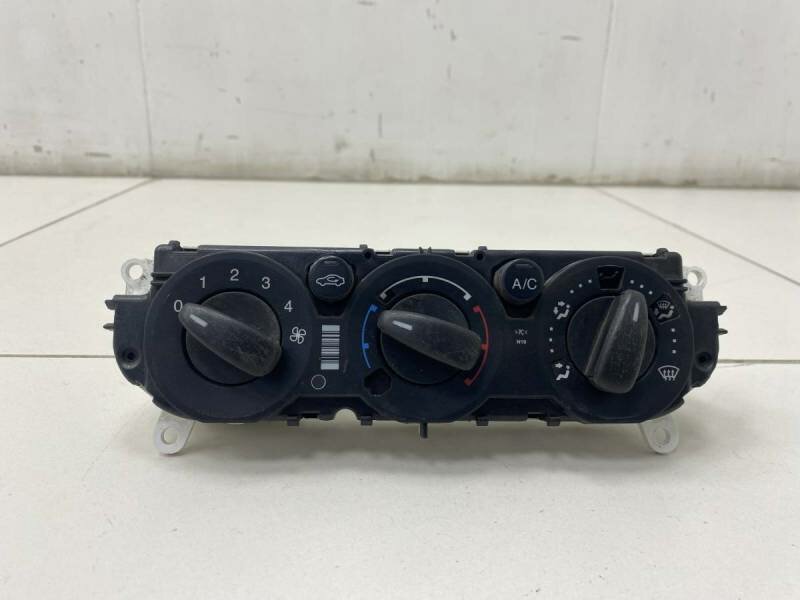 Блок управления отопителем Ford Focus 3 2011