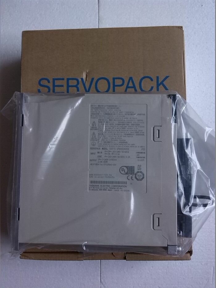 Модуль YASKAWA AC SERVO DRIVER SGD7S-2R8A00A002 — фото 1