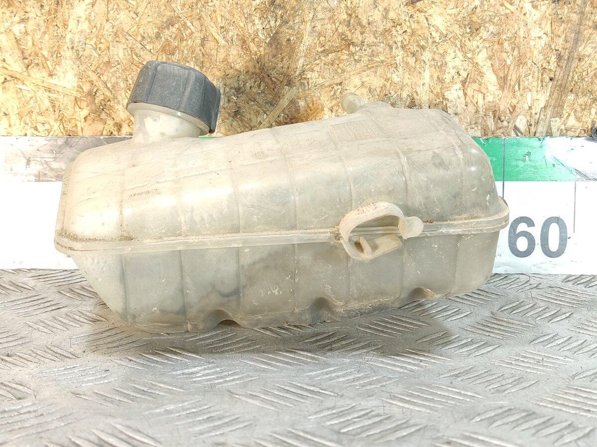 Бачок расширительный RENAULT Megane 2003 2009 8200262036