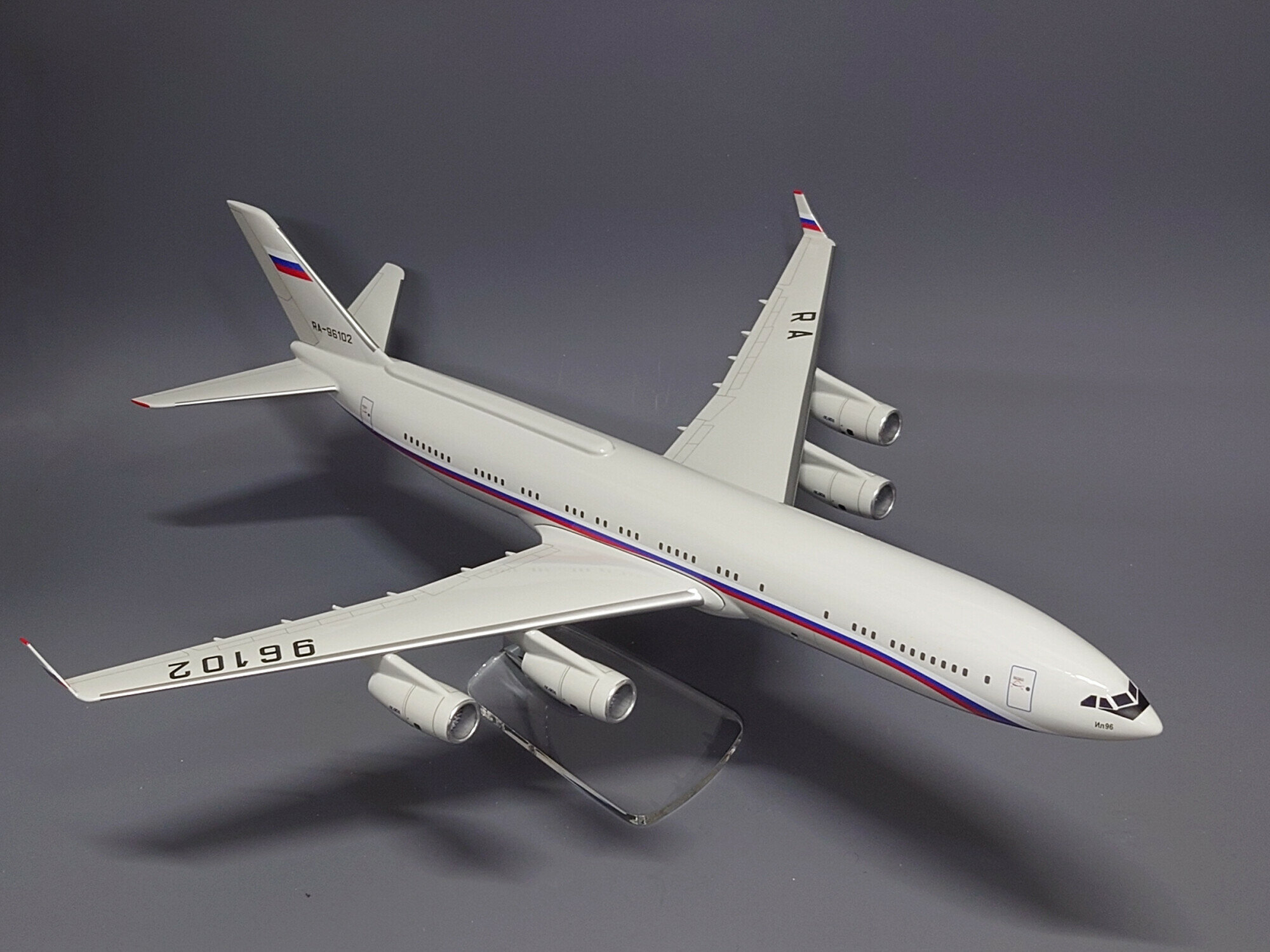 Самолет ИЛ-96-400ПУ (СЛО Россия) [Готовая модель] (1:100) [RA-96102]