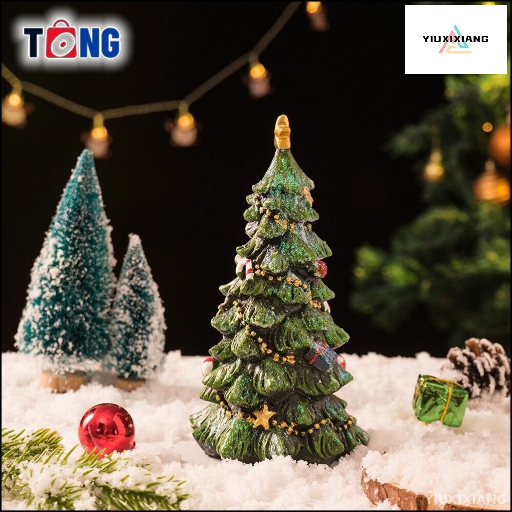 Эксклюзивная ретроелка для праздничного декора гостиной предлагается как идеальный вариант для сервировки стола.