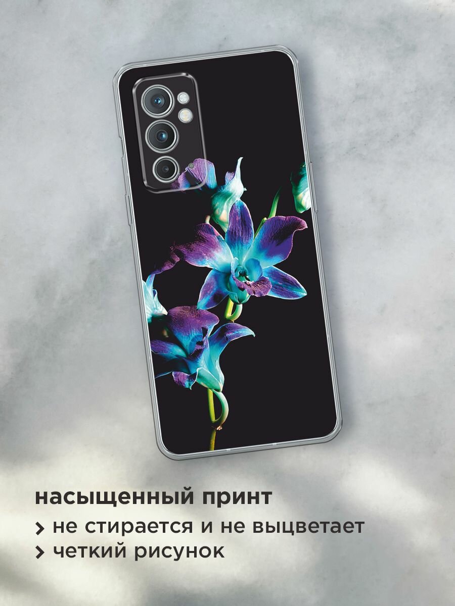 Чехол на OnePlus 9RT / ВанПлас 9RT с принтом "Синий цветок на черном" — фото 1