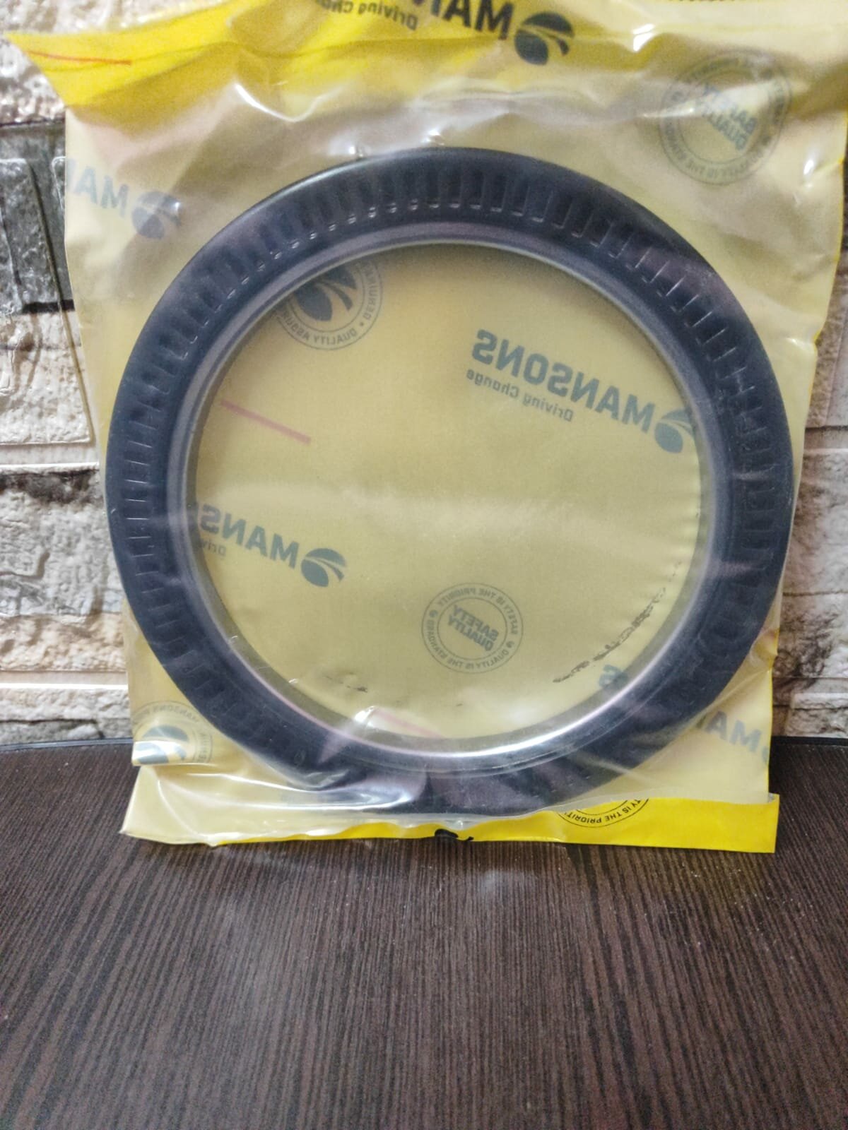 Сальник задней ступицы Mansons для грузовых автомобилей MAN 132/172/12