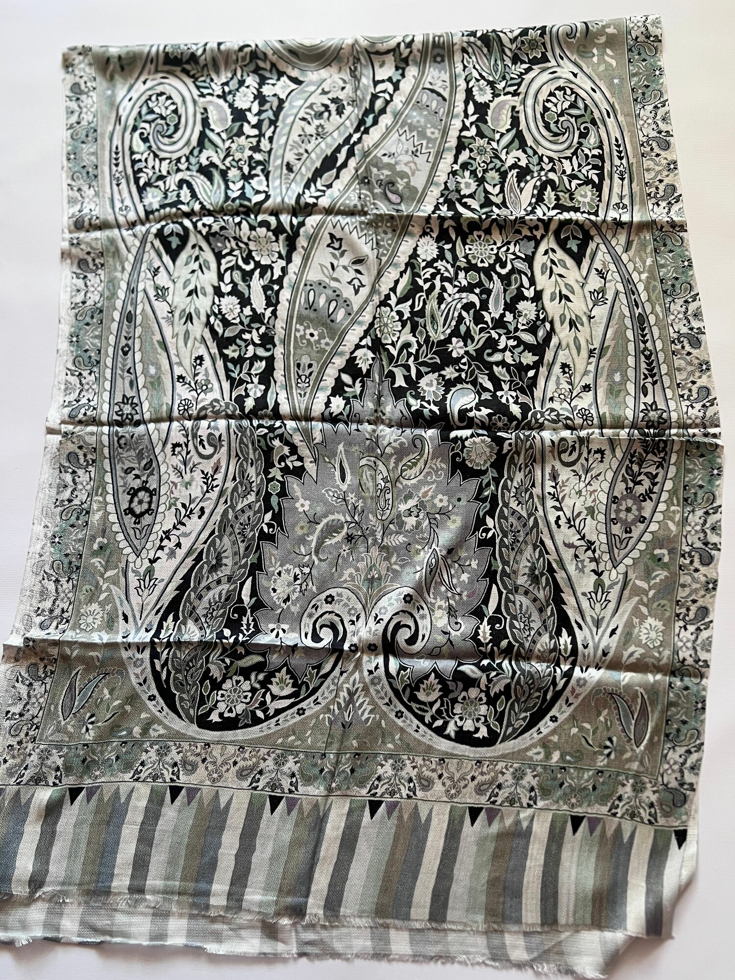 Палантин для женщин