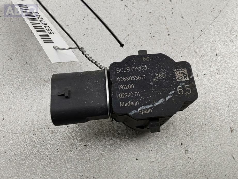 Датчик парковки (парктроник) задний Mazda 3 (2018- ) BP