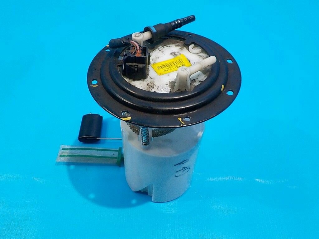 Топливный насос KIA Ceed (JD) 2012-2018 31110A6900 - Б/У