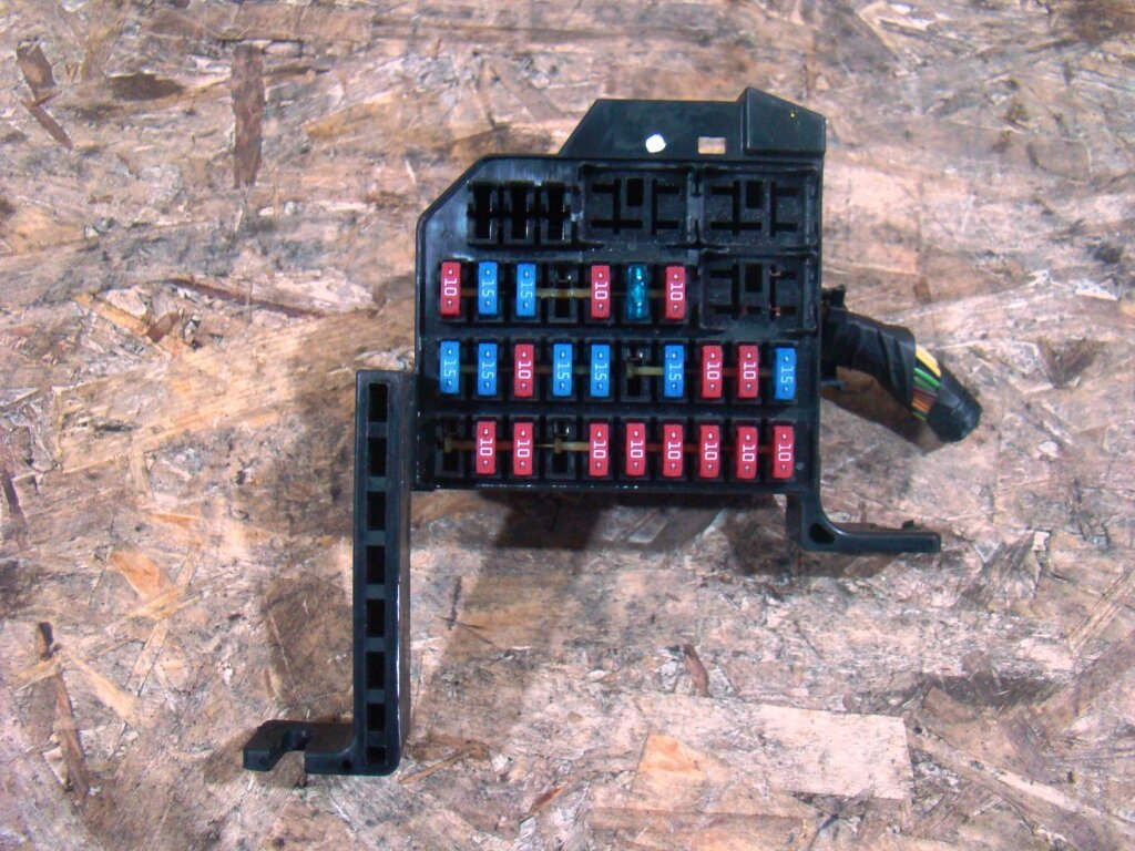 Ssang Yong Actyon Блок предохранителей салонный 8295234050