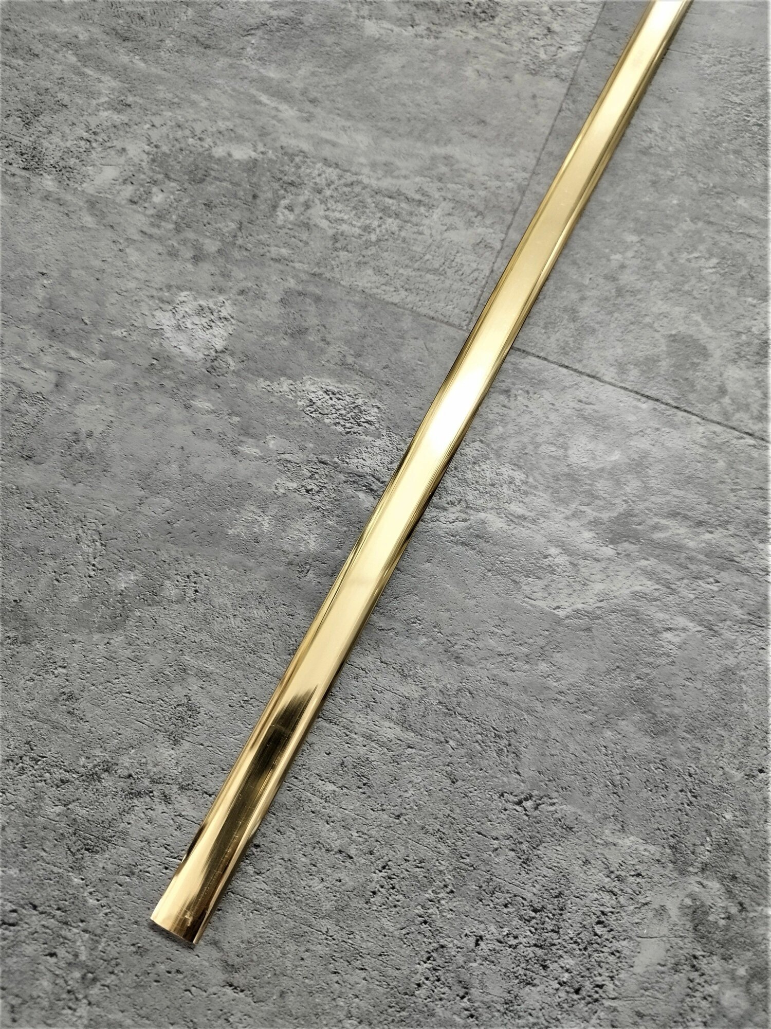 Порог напольный