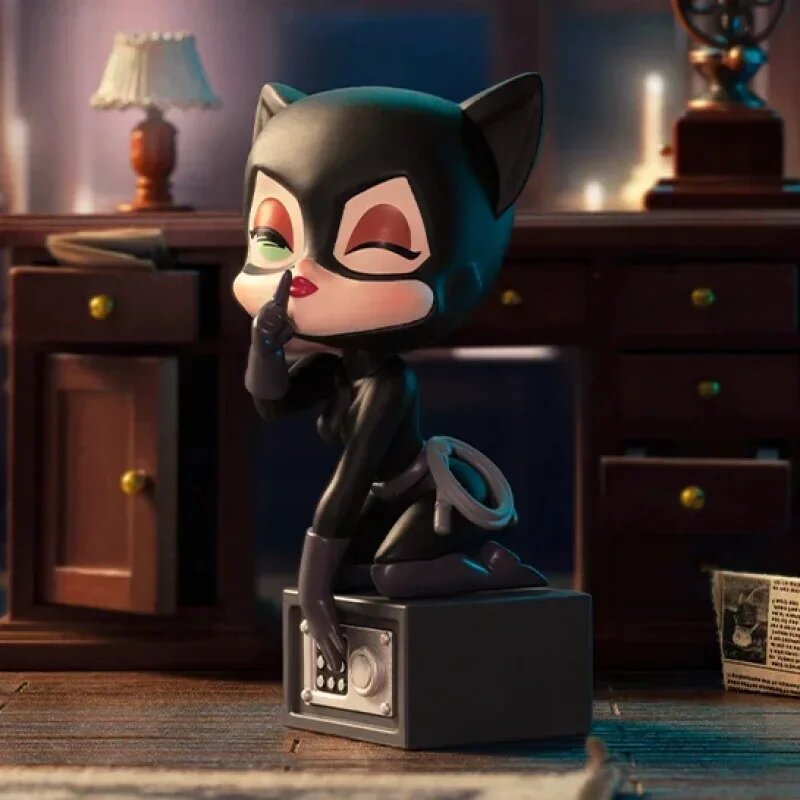 POP MART DC Gotham City Series Mystery Box Черный, CATWOMAN