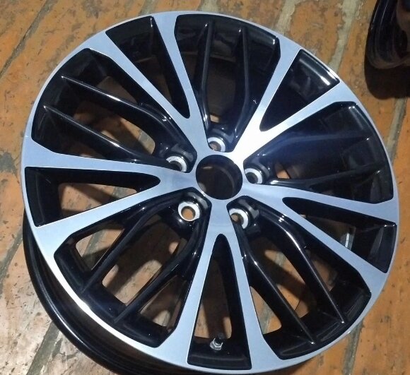 Диск литой R-18 оригинальный Toyota Camry XV 70., 2018-2022г. 8JxR18., 5x114,3., ET-50, DIA-60,1.