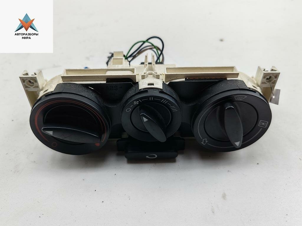 Блок управления печки / климат-контроля Audi A4 B5 1997 8L0819045A