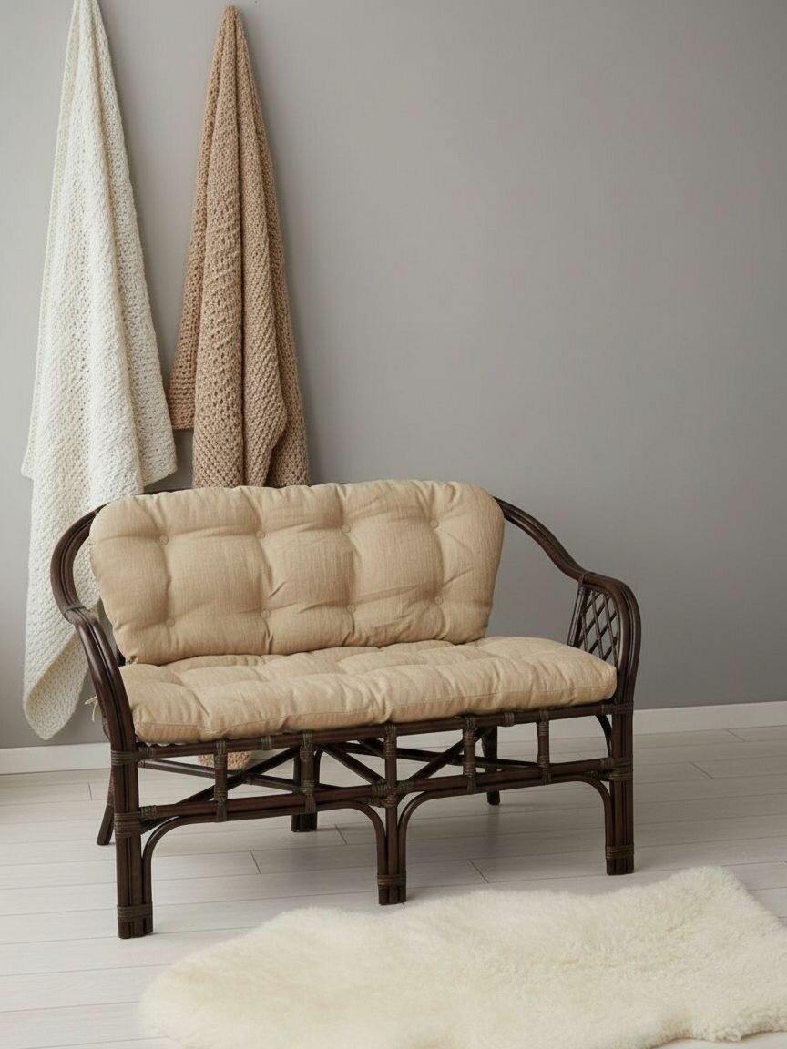 Диван плетёный из натурального ротанга с мягкими подушками