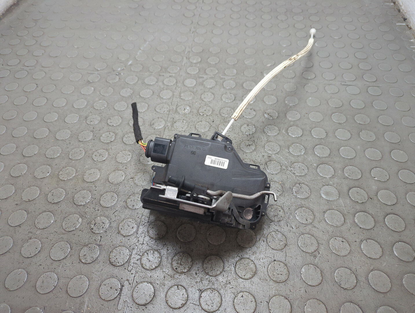 Замок двери левый передний Audi A6 (C5) Б/У