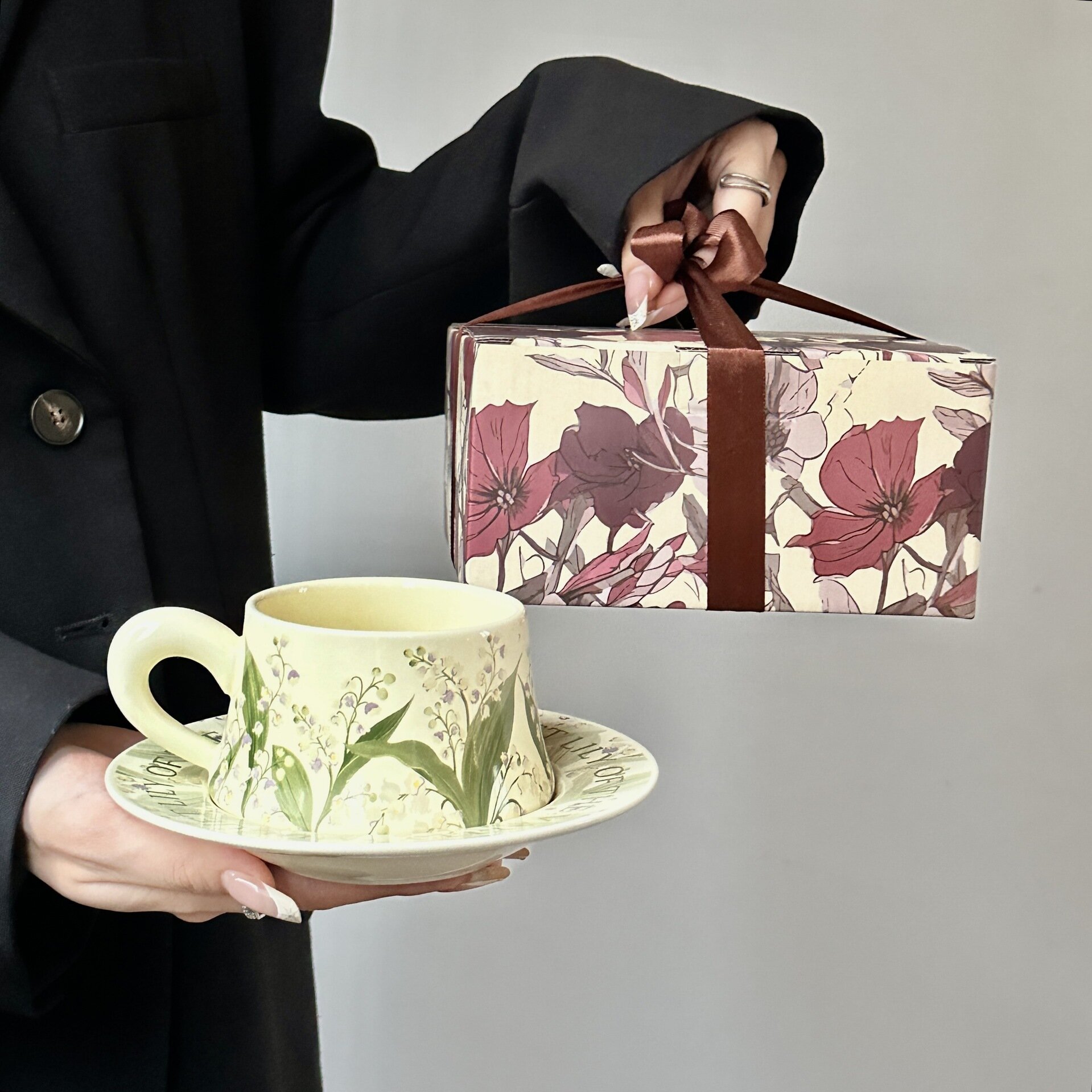 Набор кофейной чашки и блюдца оригинального дизайна, кружка с ручной росписью маслом, подарок на день рождения для девушек, небольшой сувенир.