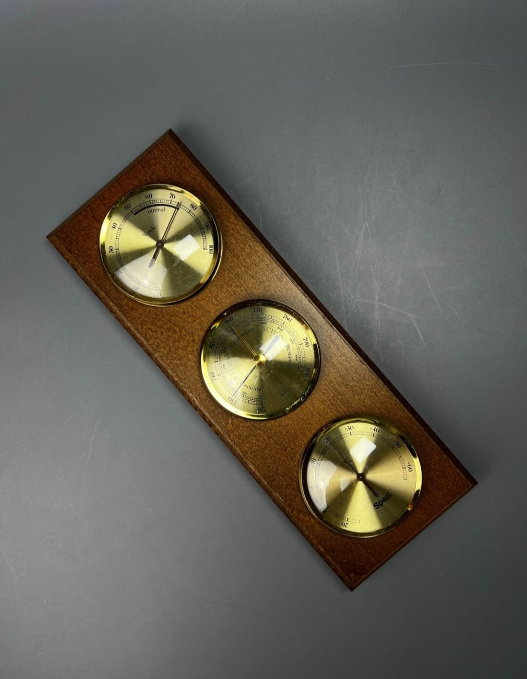 Винтажная домашняя метеостанция