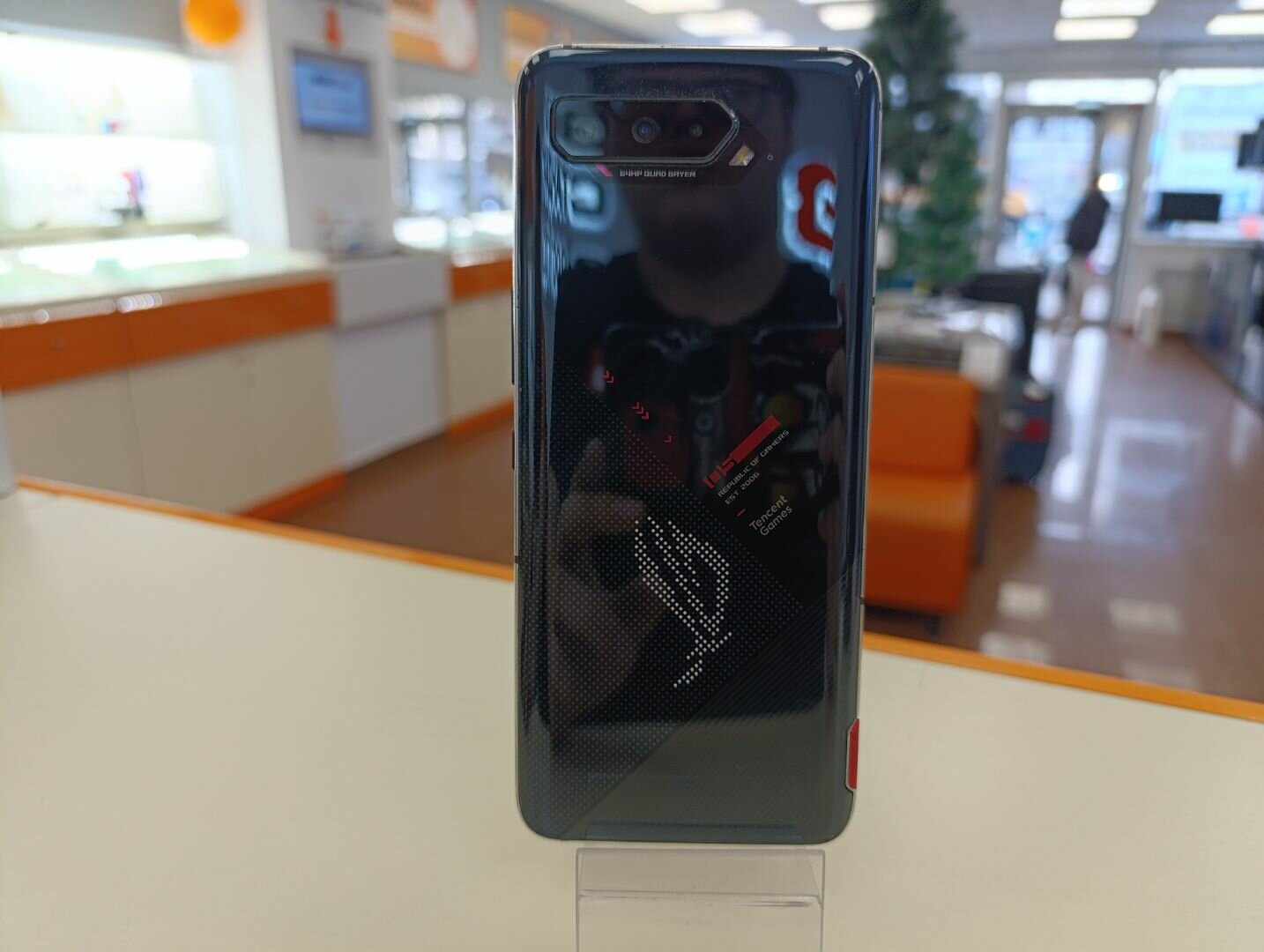 Смартфон ASUS ROG Phone 8 Глобальная версия Snapdragon 8 Gen 3 Поддержка NFC и Bluetooth 5.4 12/256 ГБ, чёрный Б\У уценка