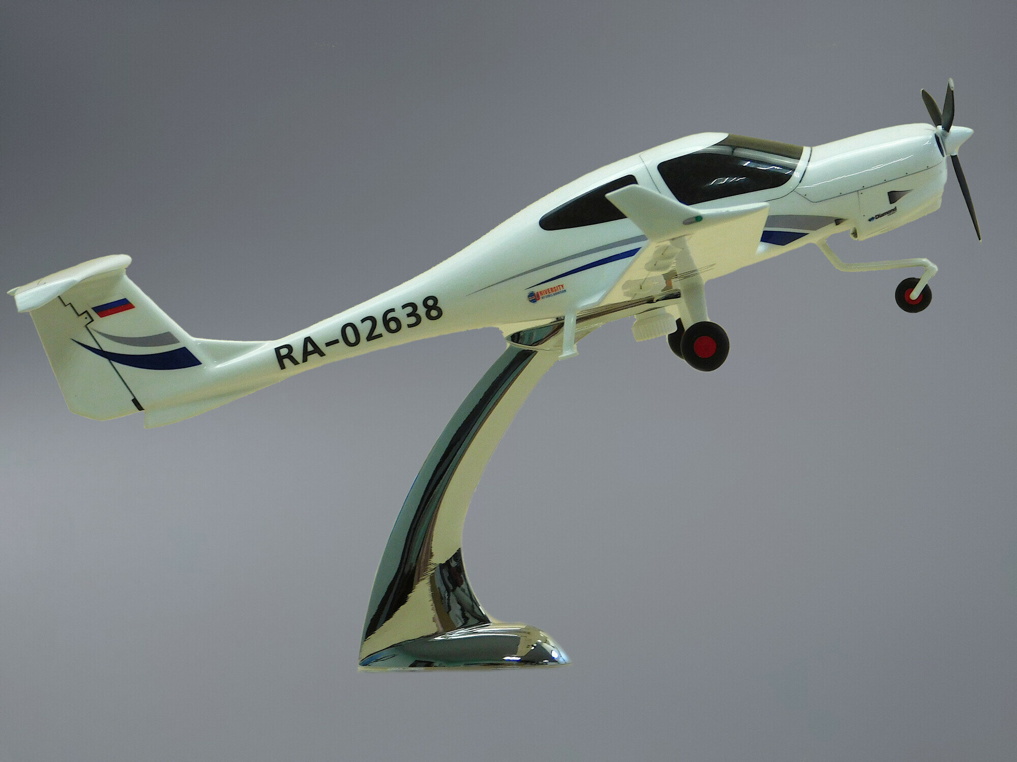 Самолет DA-40NG [Готовая модель] (1:30) [RA-02638]