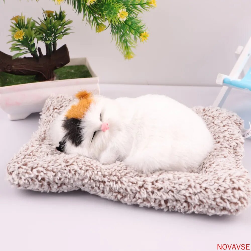 Мягкая игрушка спящий кот со звуком / Фигурка Спящий котенок на коврике со звуком "Мяу" / Милый котик