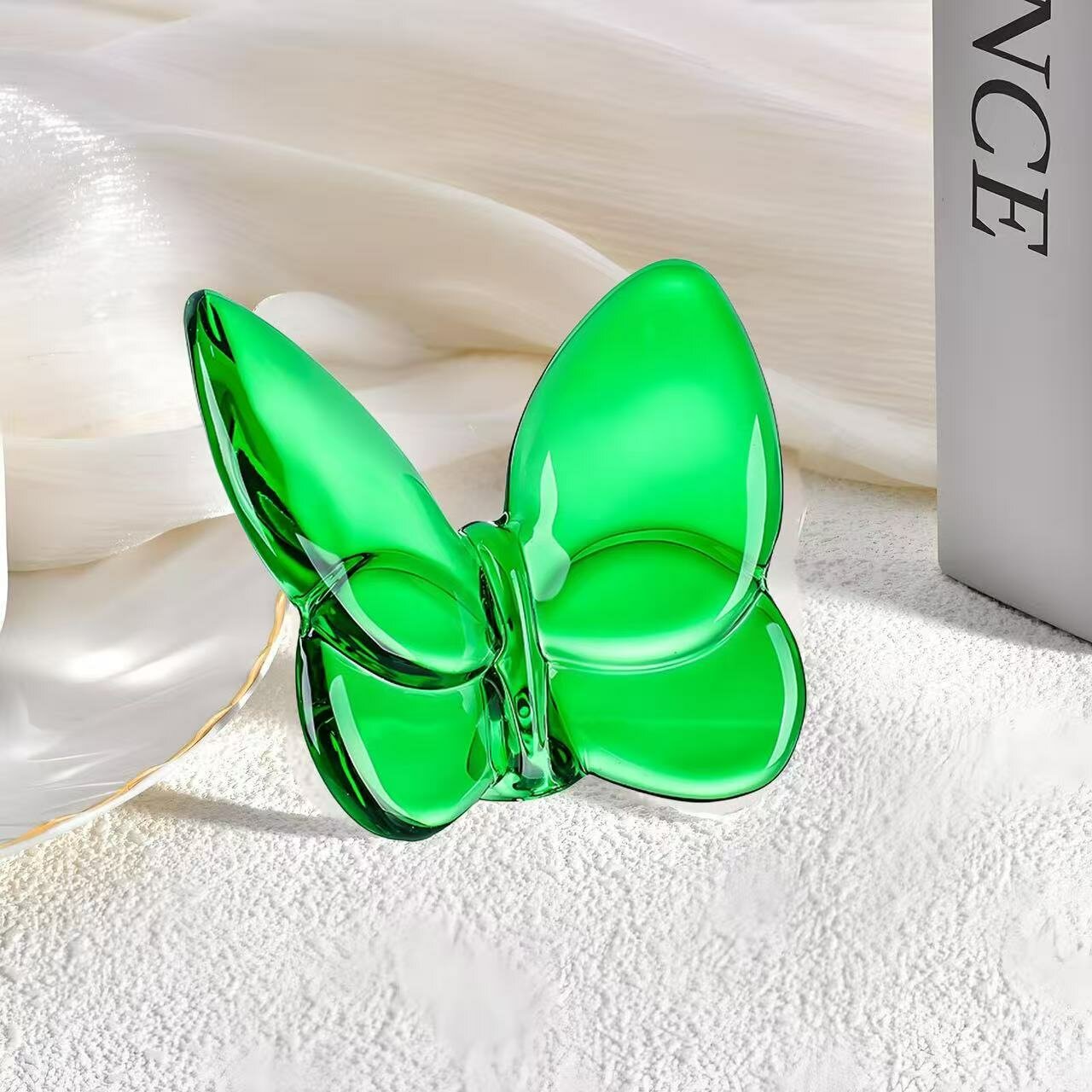 Декоративная статуэтка "Кристальные бабочки", многоцветная, зелёный, 6x6 см