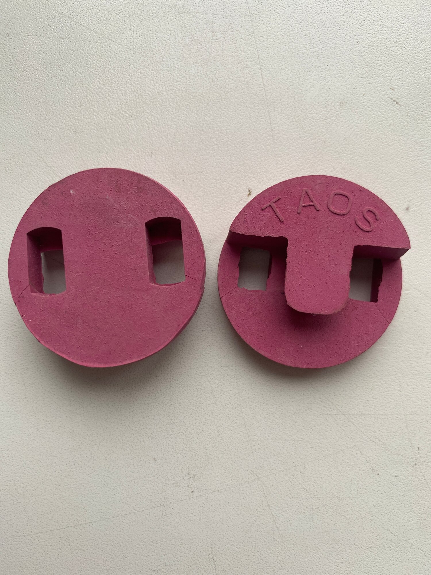 TAOS, Резиновая сурдина для виолончели, оркестровая. Цвет розовый