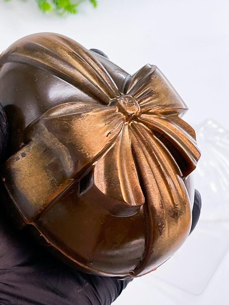 Яйцо с бантом большое комплект (2шт) пластиковых форм для шоколада