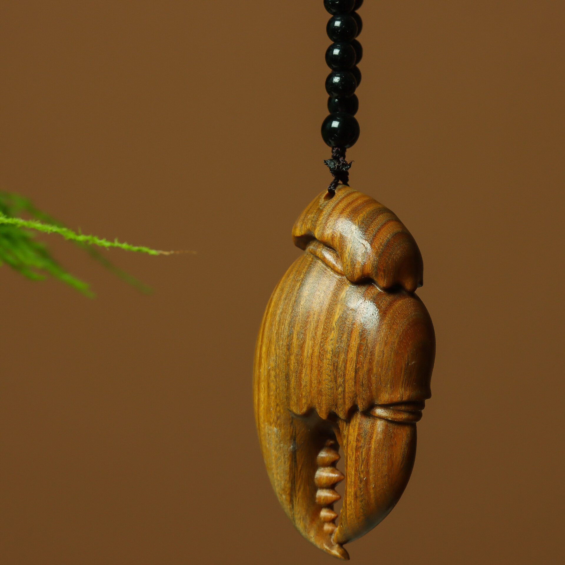 Новый продукт в китайском стиле: ручной денежный талисман из зеленого сандалового дерева, самшита и кипариса, портативная игрушка с трехмерным дизайном, креативной формы крабьего когтя.