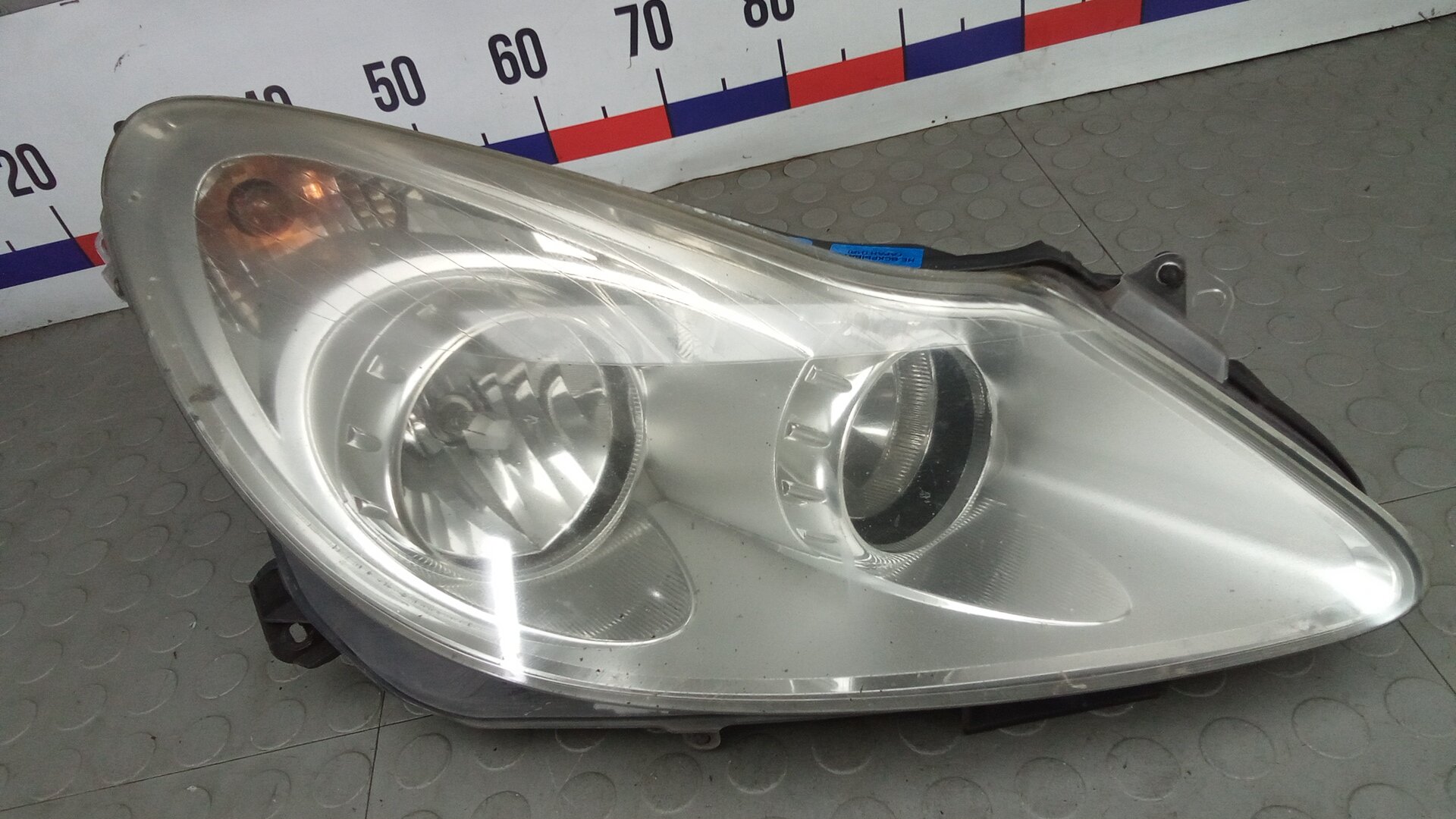 Фара правая OPEL CORSA D