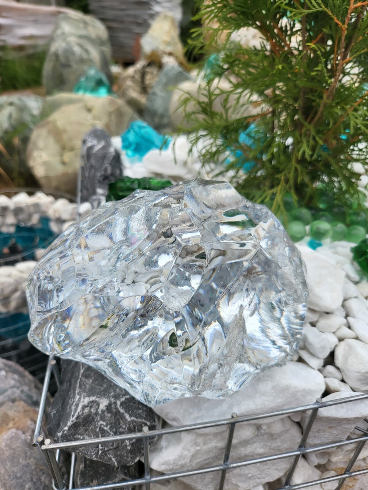 Эрклез. стеклянный камень. прозрачный бриллиантовый хрусталь . фракция 50-150мм. 17-18кг.