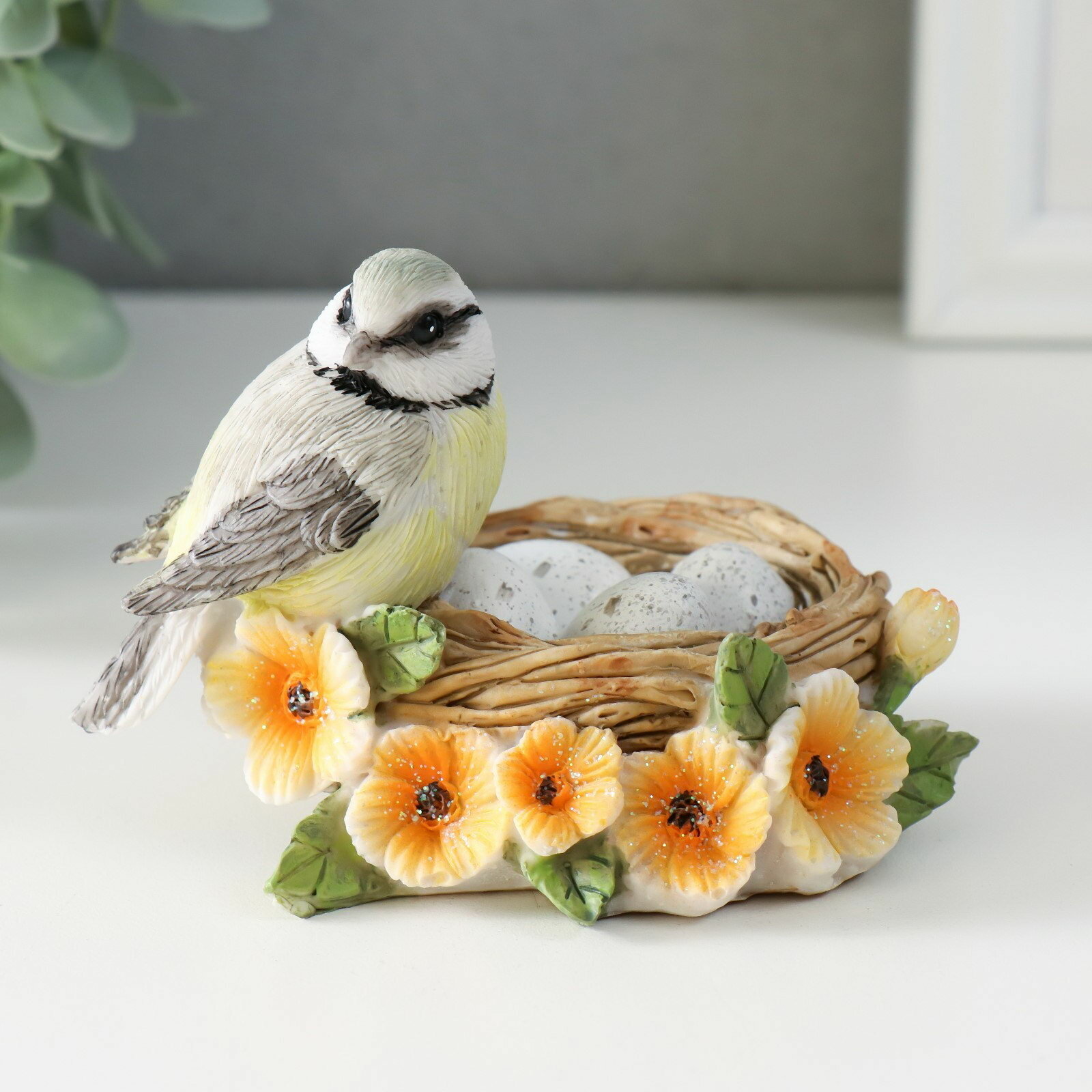 Фигурка полистоун "Синичка в гнезде, с цветами", 11x8x7 см, форма фигуры: птица