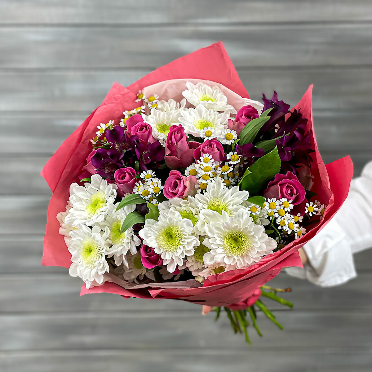 Букет "Букет Маркет", хризантема, роза, ромашка, альстромерии, оберточная бумага, 40см