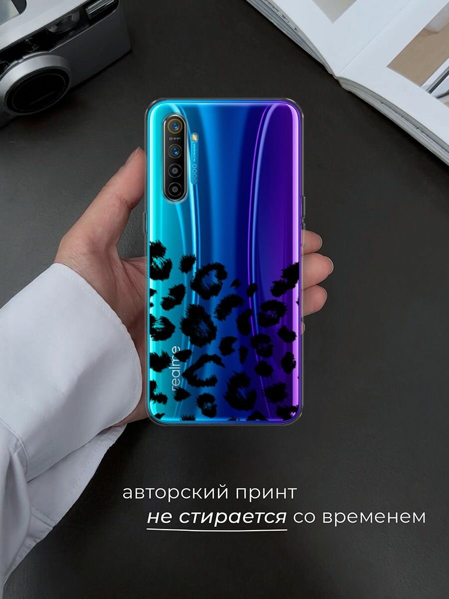 Чехол на Realme XT / Реалми XT с принтом "Окрас леопарда фон черный", прозрачный — фото 1