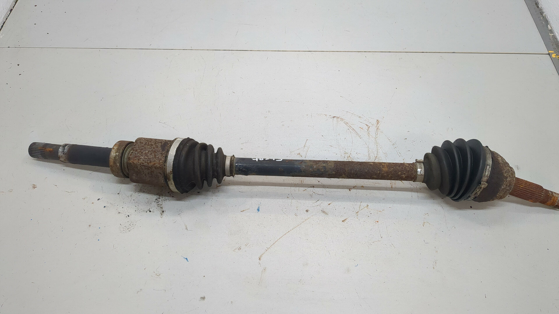 Полуось (вал, шрус) правая передняя Nissan Leaf Б/У