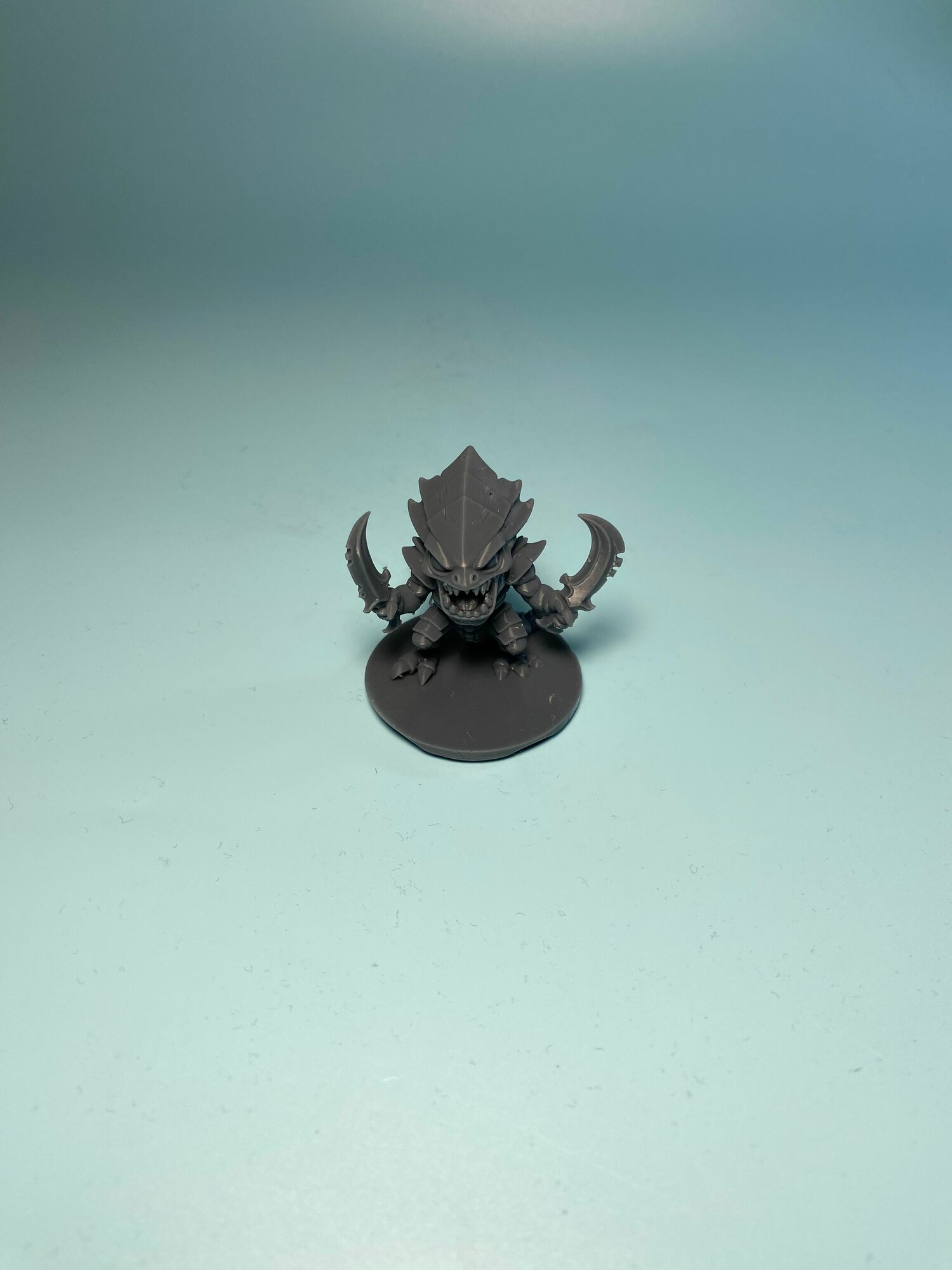 Миниатюра Тиранида для покраски, 4 см, для D&D и Warhammer 40k