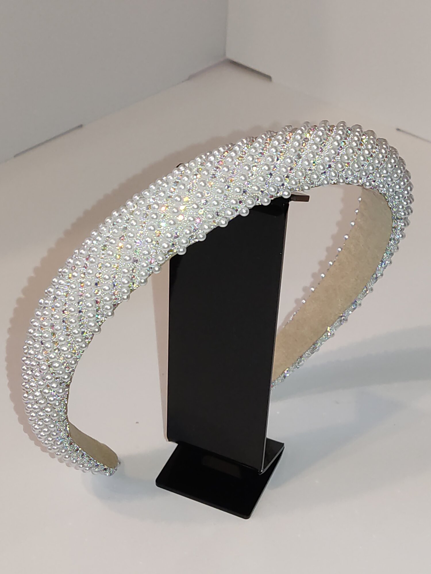 Ободок для волос "Сияние жемчуга", белый, стразы