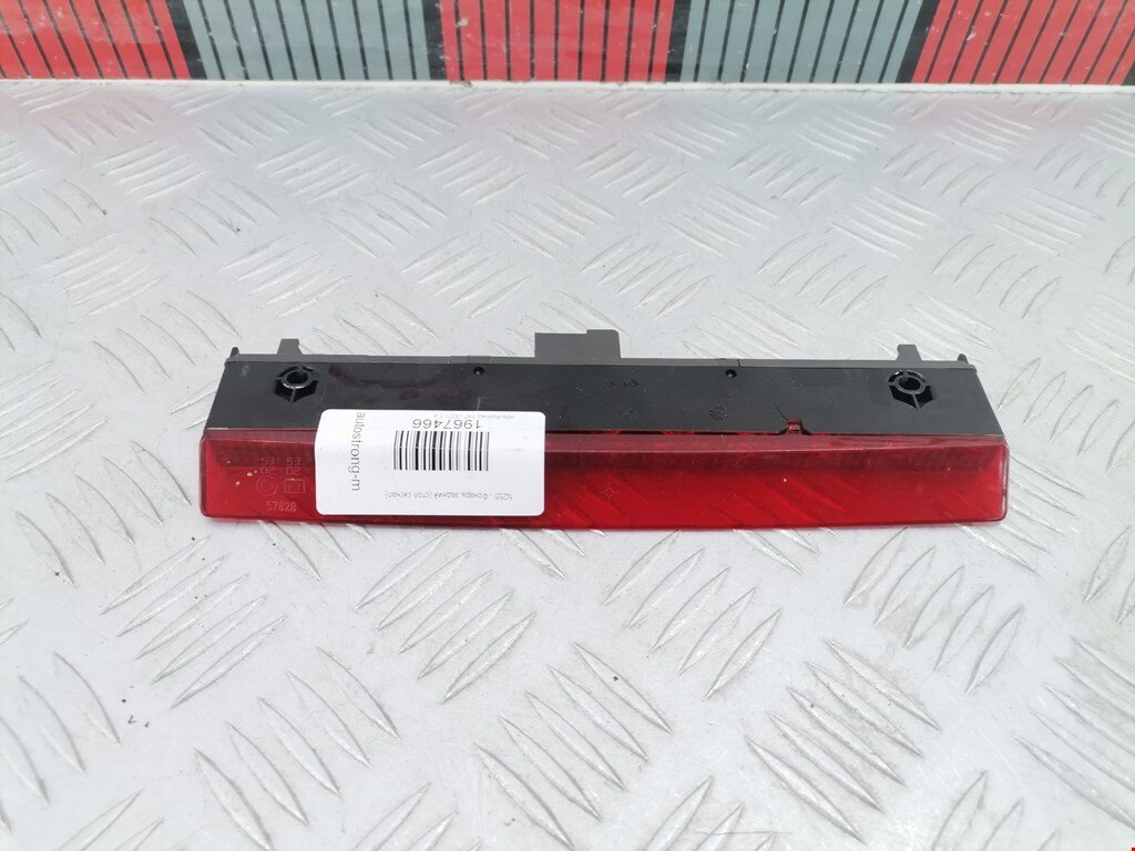Фонарь дополнительный тормозной (стоп-сигнал) Alfa Romeo 147 (937) 46743133 арт. 1967466