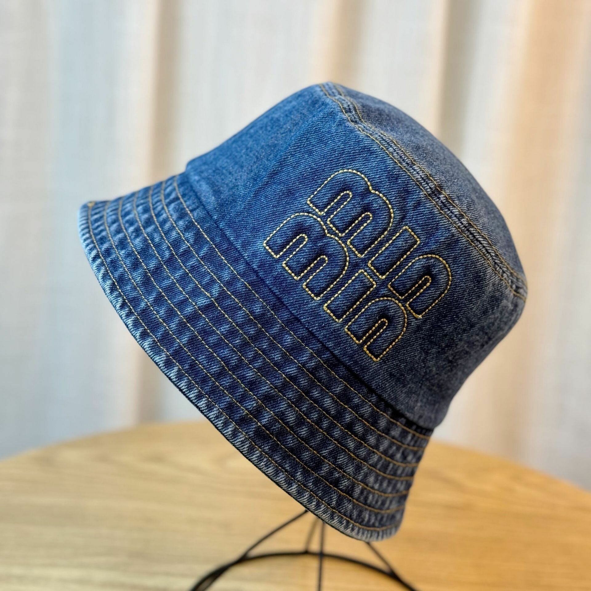 Джинсовая рыбацкая шляпа женская, новинка 2024 года, универсальная мини-стиль с надписью, большая окружность головы, показывающая лицо, маленькая шляпа-тазик, солнцезащитная шляпа от солнца