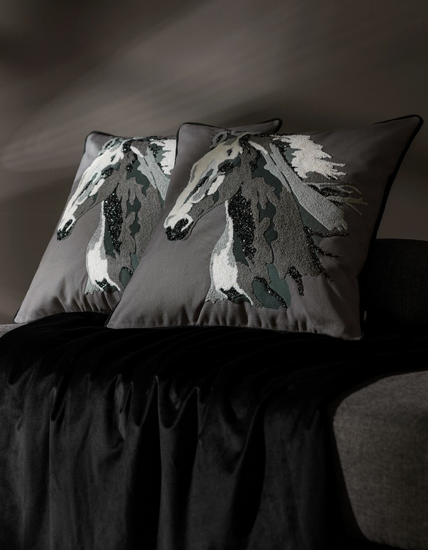 Togas Подушка декоративная "Хестен" 50x50, коричневая