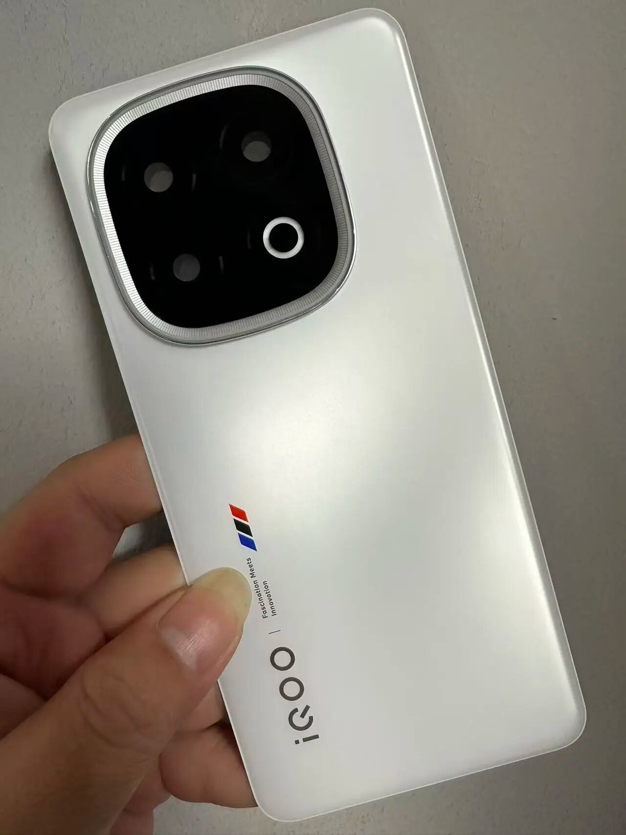 IQOO 13, задняя крышка, белый цвет