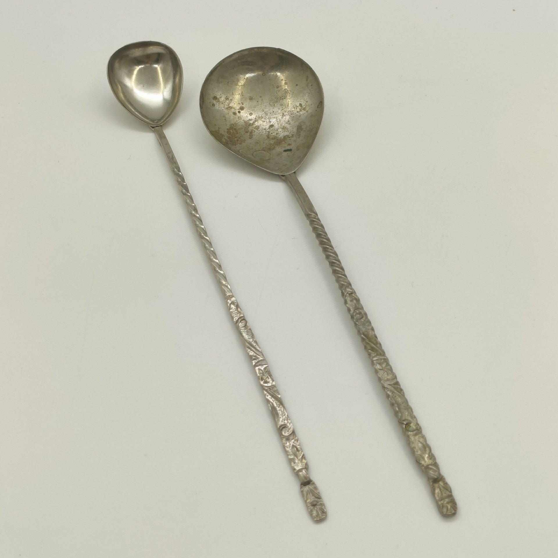 Комплект из двух ложек с витыми ручками (ложка для коктейля и ложка для ягод)