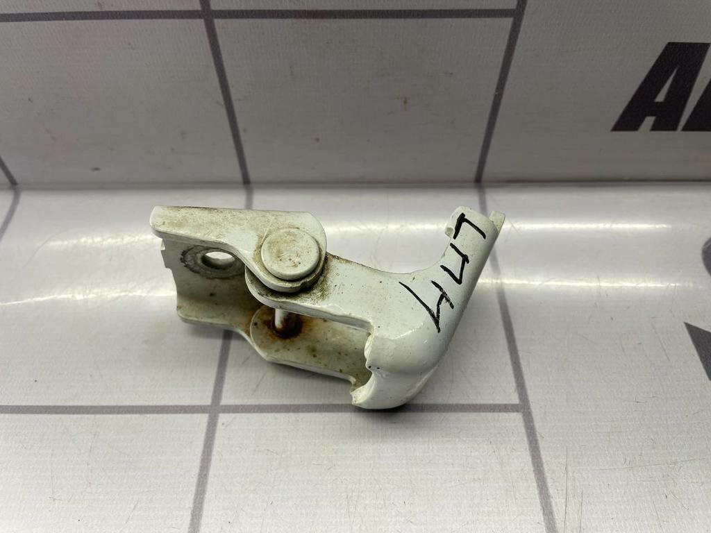 Петля двери Renault Megane 3 09-16