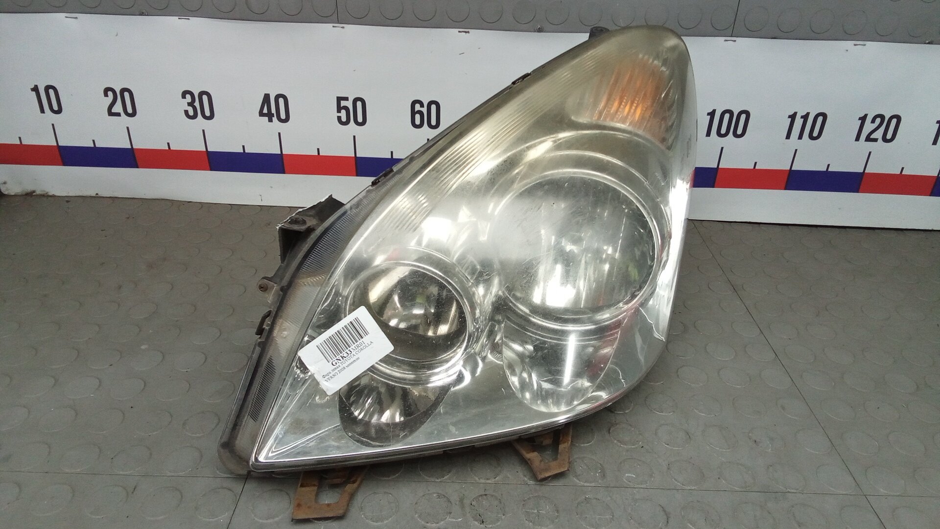 Фара левая TOYOTA COROLLA VERSO 2