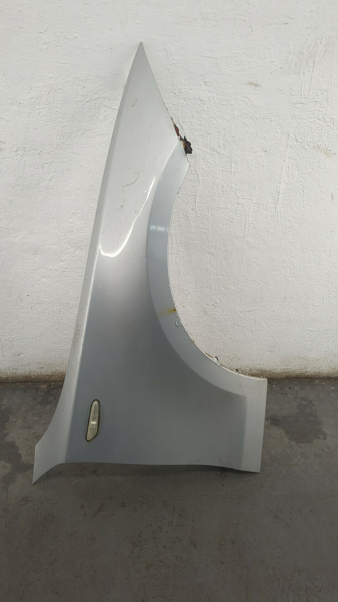 Крыло правое переднее BMW 1 E87 Б/У