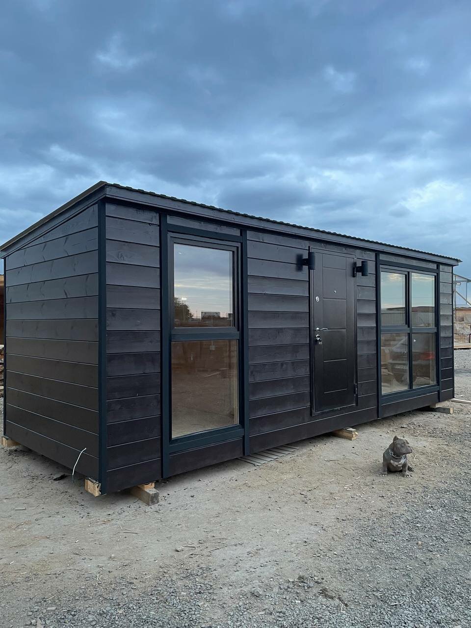 Бытовка дачная 7000х2300 утепленная для проживания с электрикой и покраской под ключ