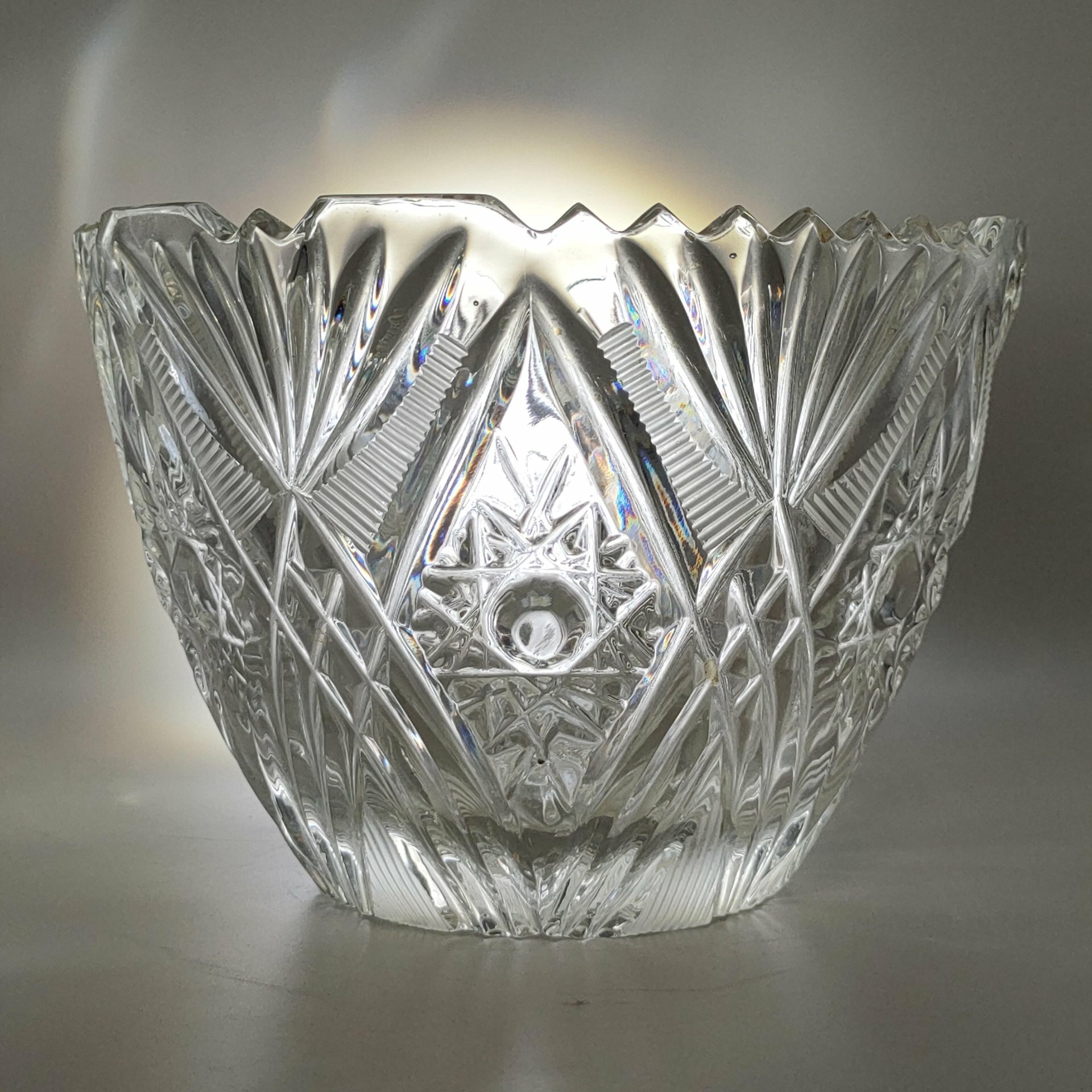 Ваза (конфетница) с резным декором, хрусталь, алмазная грань, СССР, 1970-1990 гг.